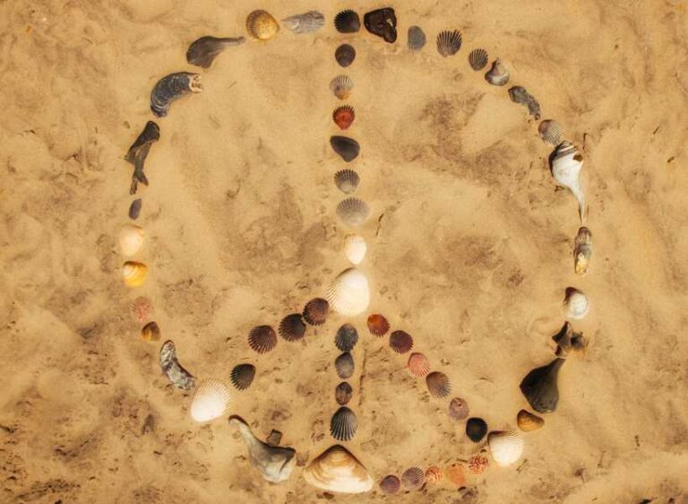 Upside Down Peace Sign Meaning: Explain Peace Symbol